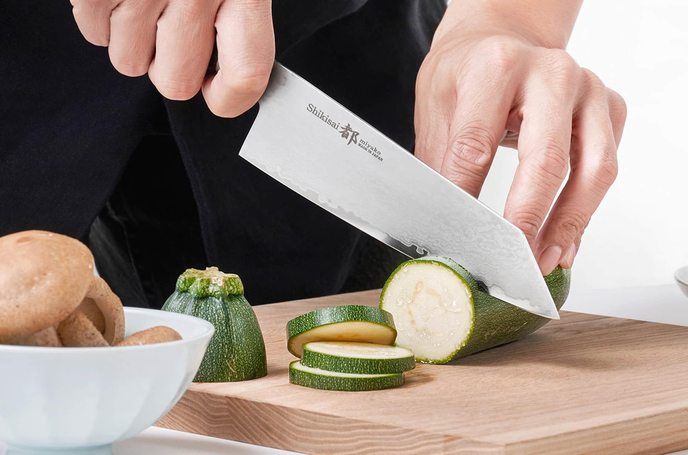 Để kéo dài độ sắc bén của dao bếp Nhật Bản